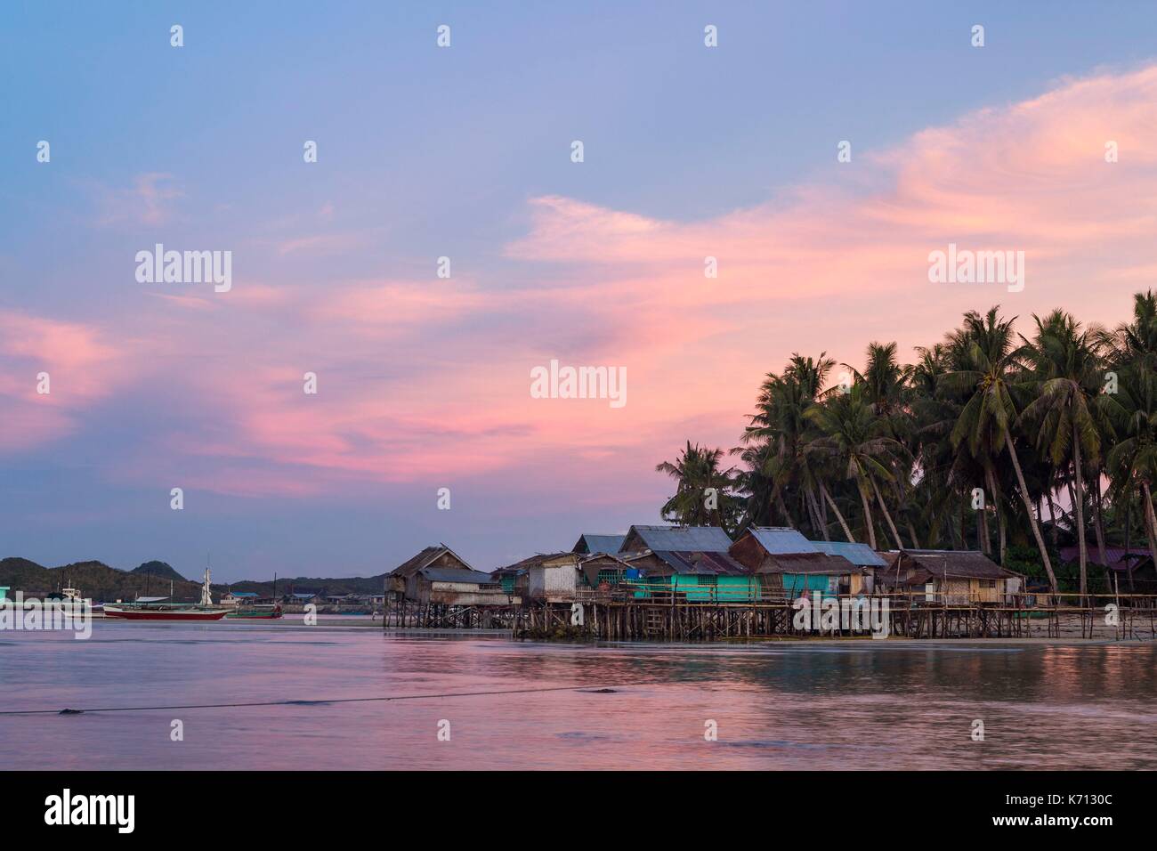 Philippines, Palawan, Dumaran Island, Araceli, sunset behind ...