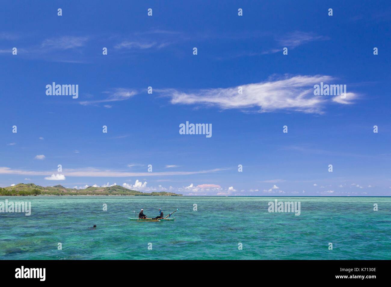 Philippines, Palawan, Araceli, fishermen using fishnet on the reef ...