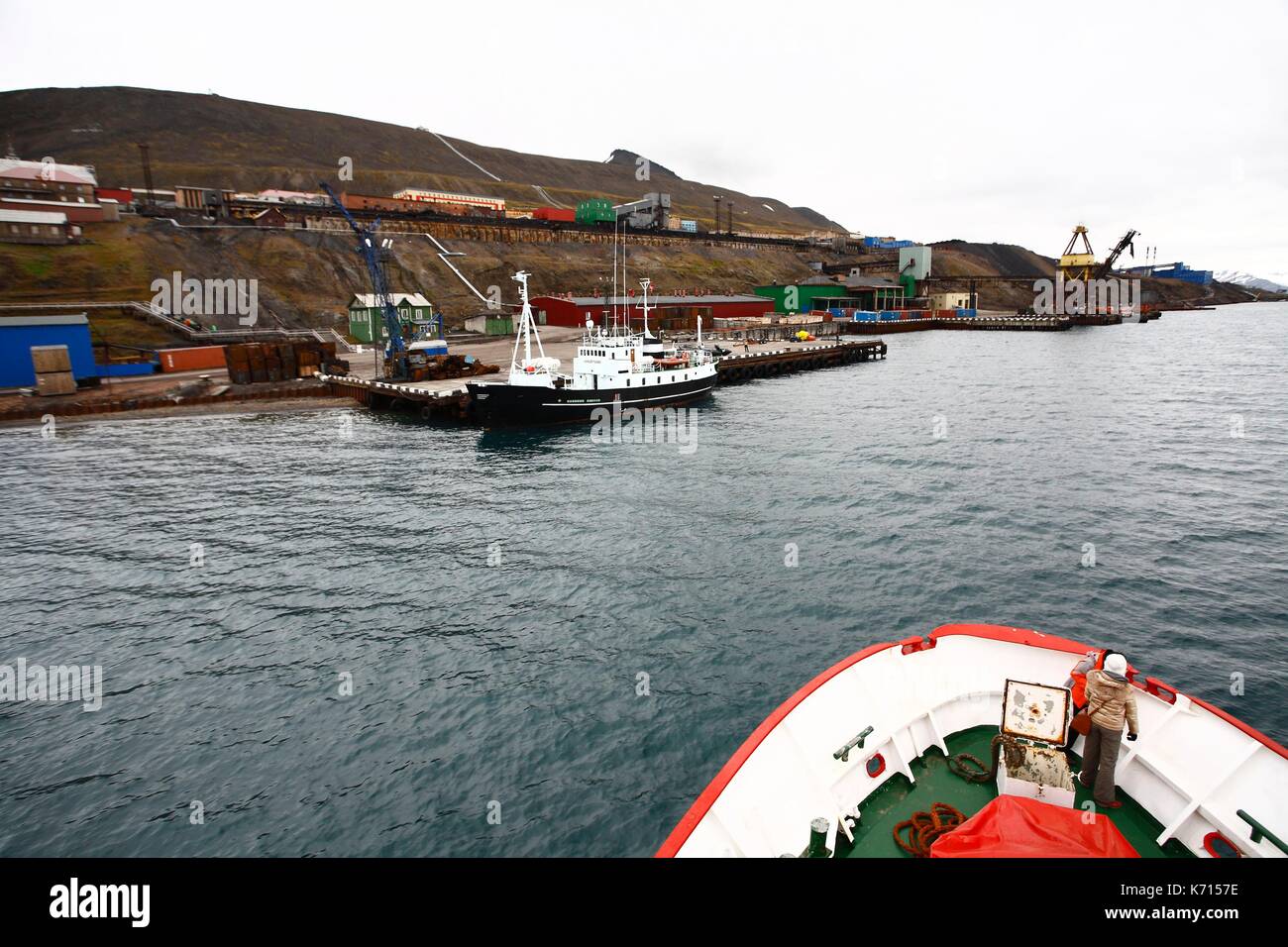 Norway, Svalbard, Spitzberg island, Isfjord, tourist boat approaching ...