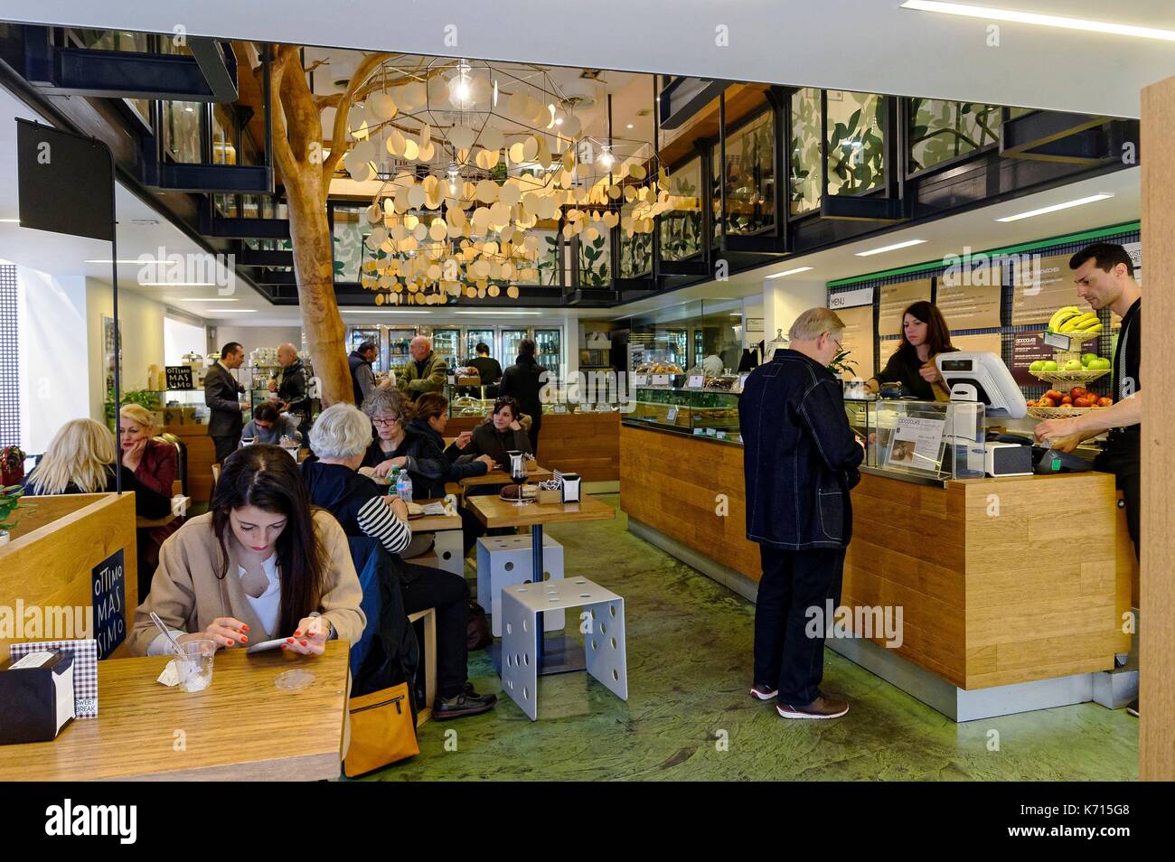 Italy, Lombardy, Milan, Duomo district, Ottimo Massimo restaurant, via ...