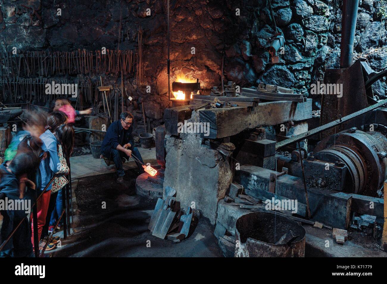 Culture de forge hi-res stock photography and images - Alamy