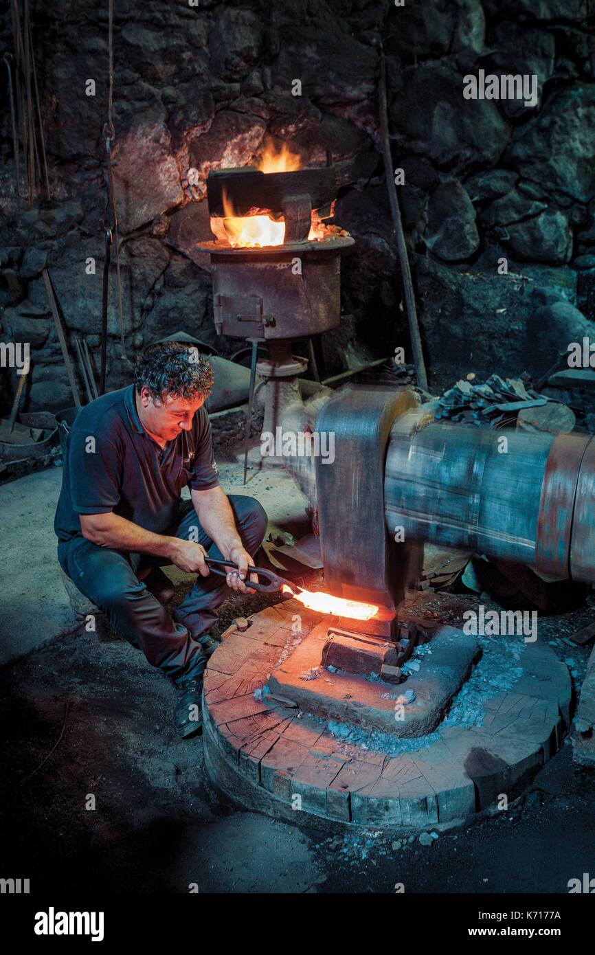 Culture de forge hi-res stock photography and images - Alamy