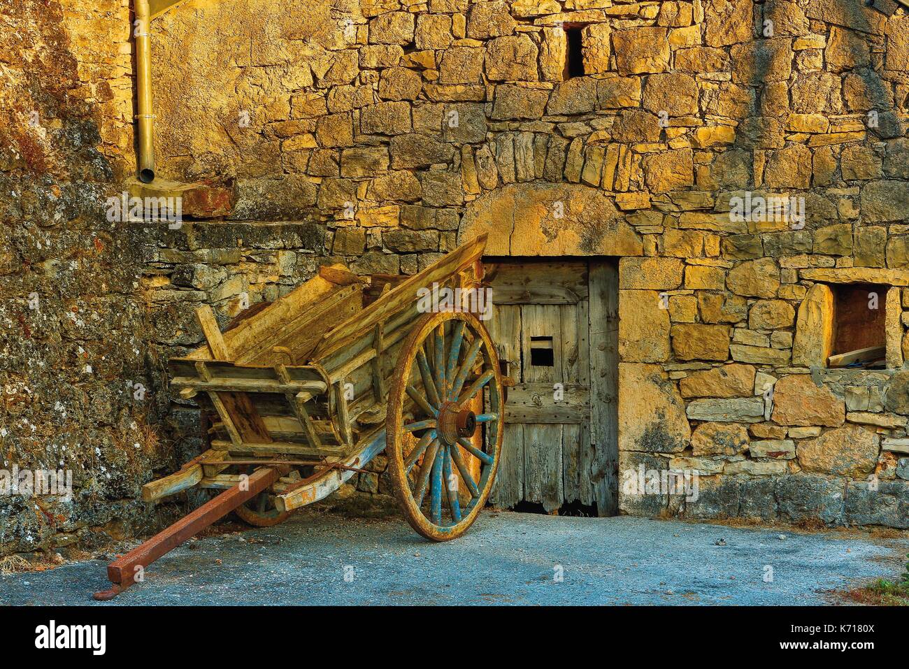 Charette wheel hi-res stock photography and images - Alamy