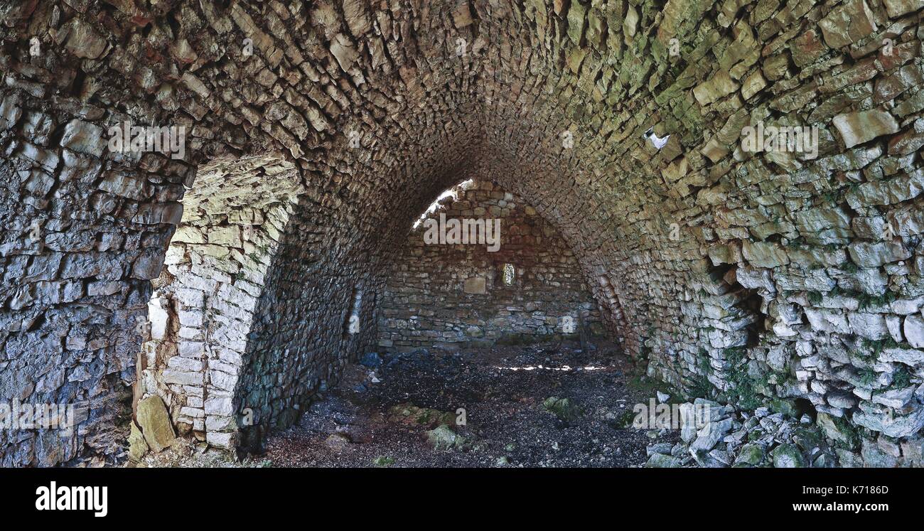 Stone vaults hi-res stock photography and images - Alamy