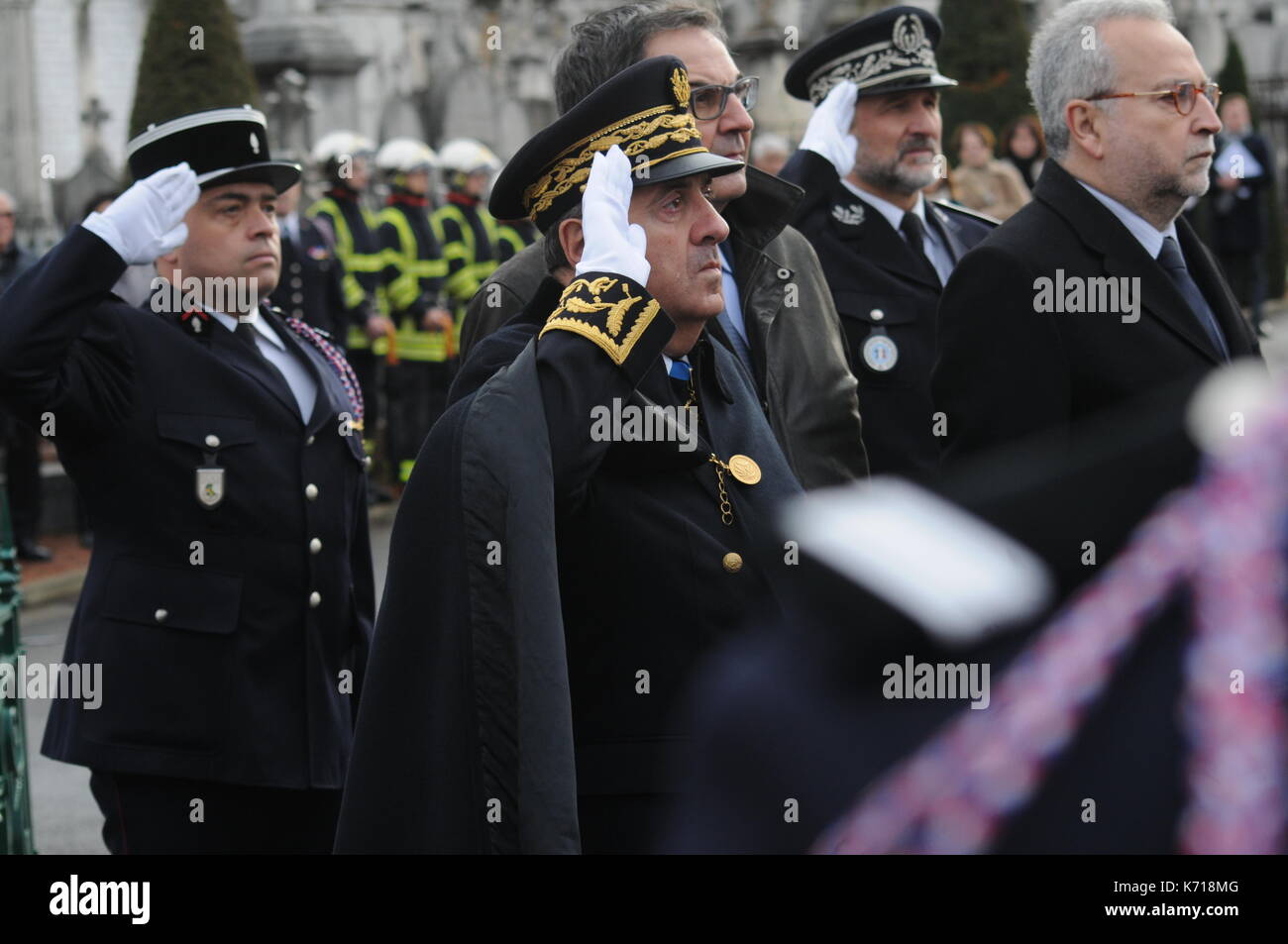 Firemen pay homage to the victims of Feyzin petrol refinery disaster ...