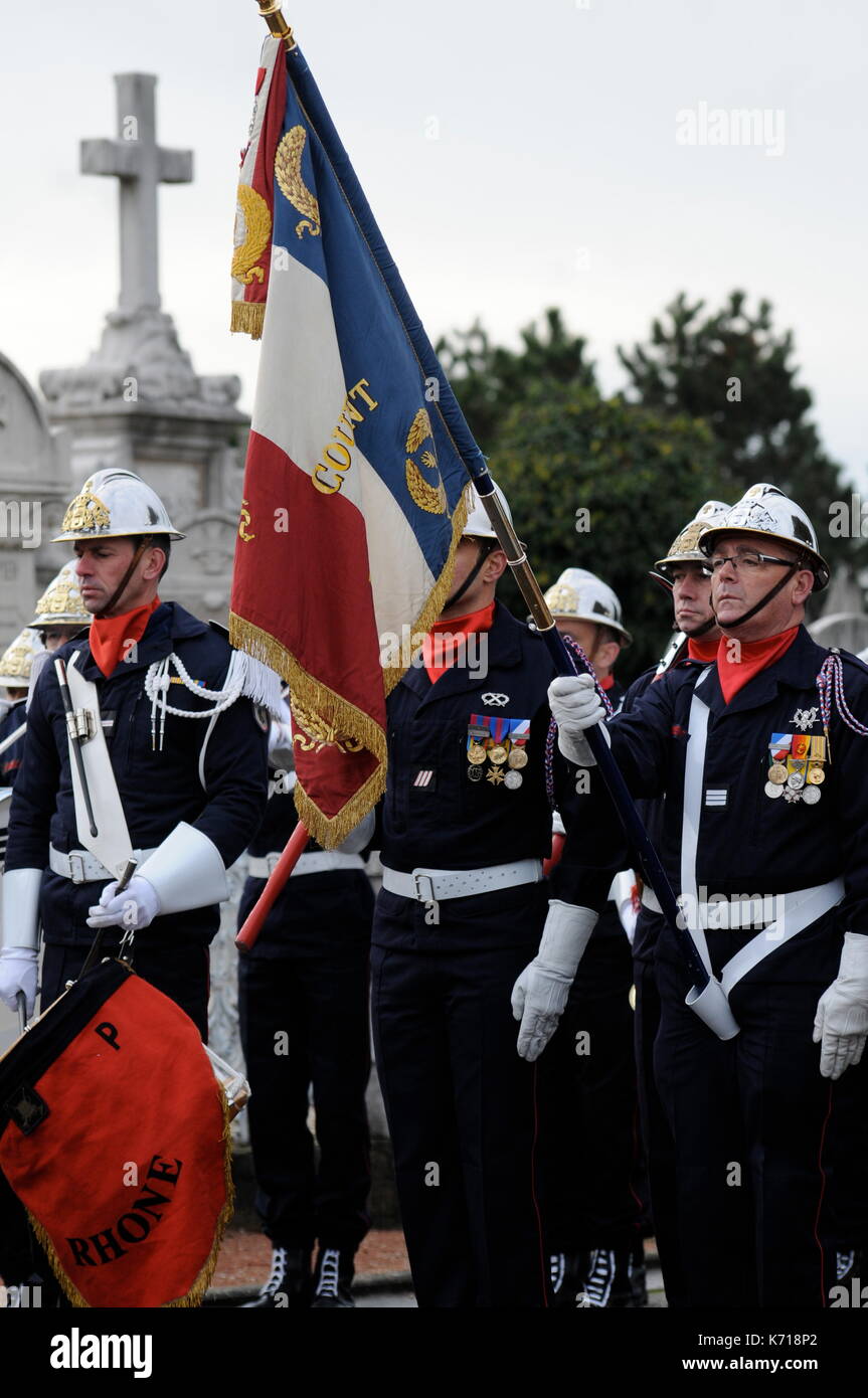 Firemen pay homage to the victims of Feyzin petrol refinery disaster ...