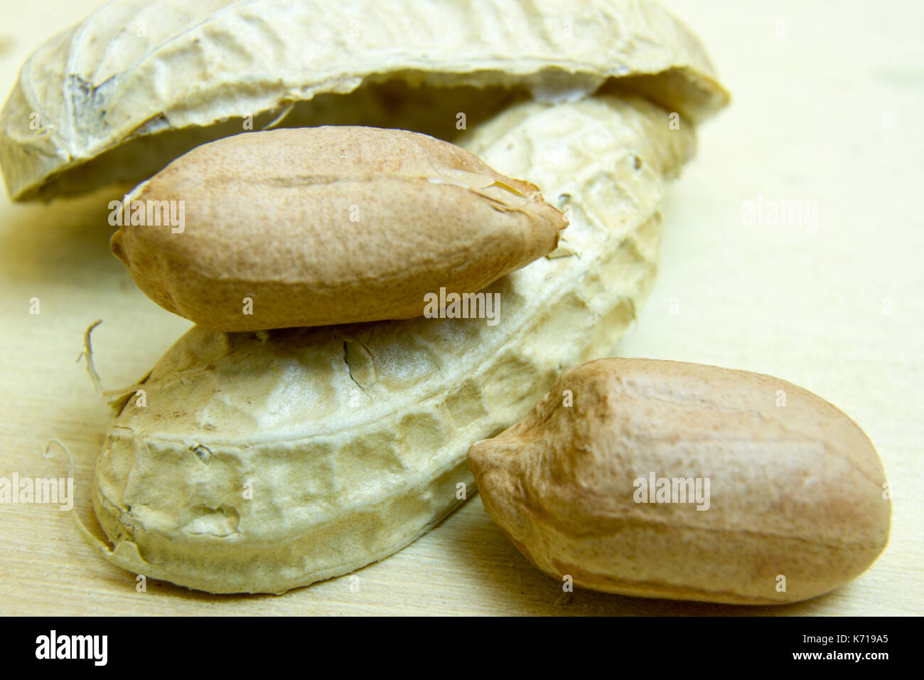 Uncooked peanuts hi-res stock photography and images - Alamy