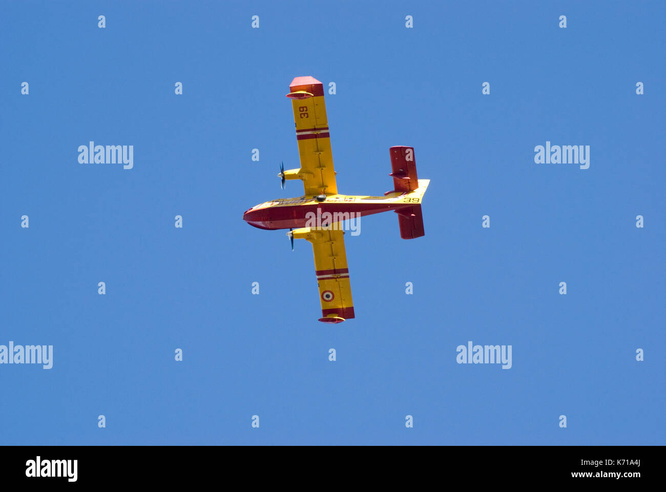 Firefighting aircraft france hi-res stock photography and images - Alamy