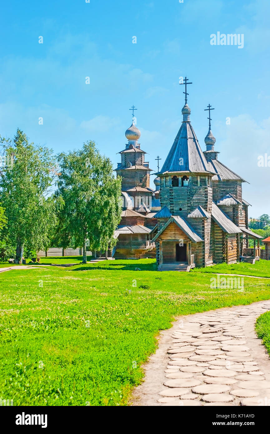 The footpath to the medieval log churches in Suzdal museum of Wooden ...