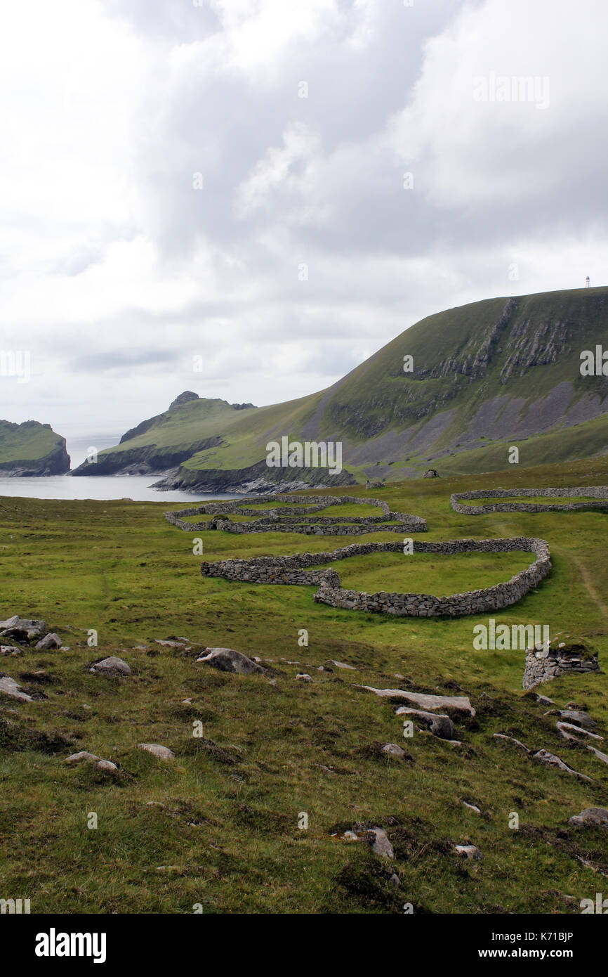 st kilda village on the island of hirta scotland Stock Photo - Alamy