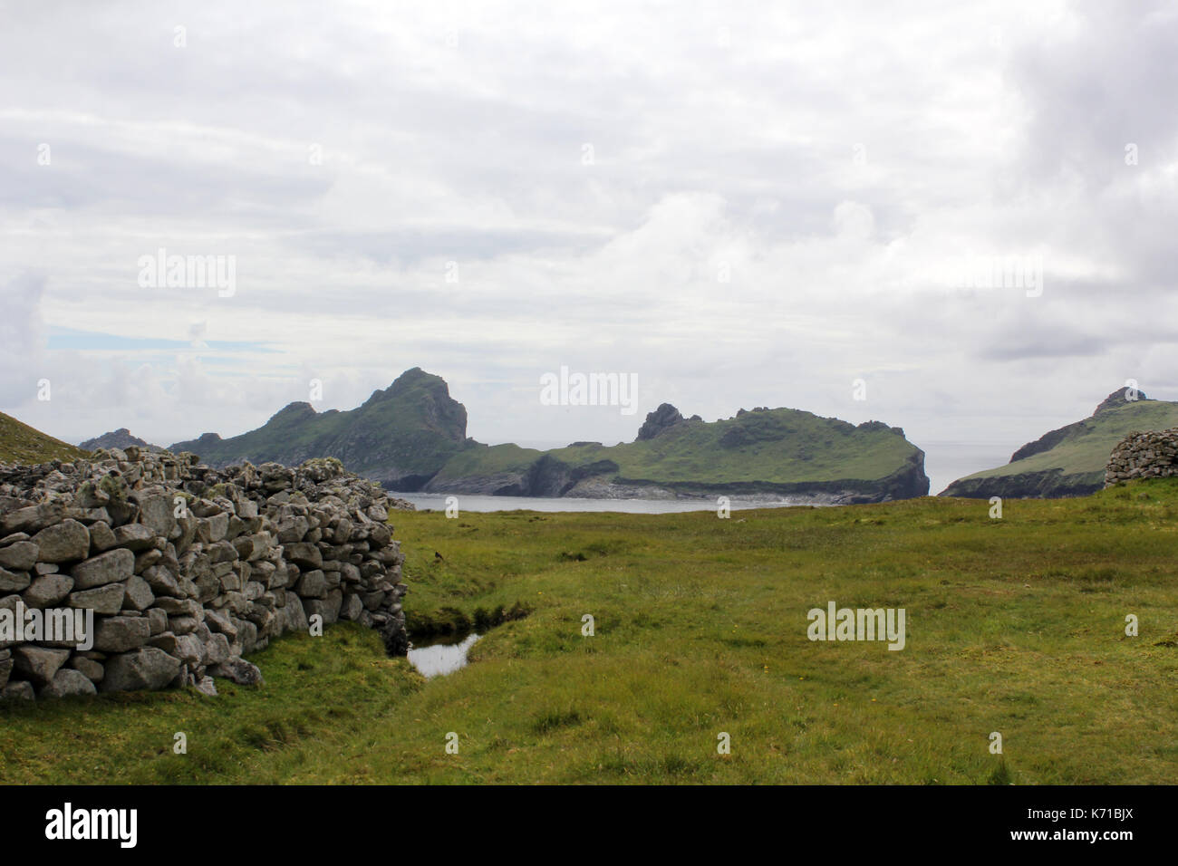 st kilda village on the island of hirta scotland Stock Photo - Alamy