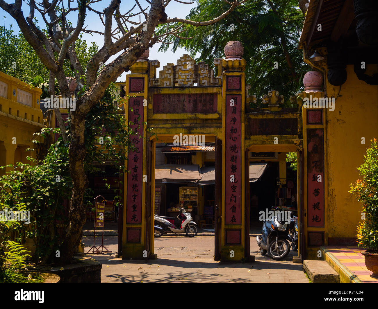 Hoian, Vietnam - November 05, 2016: Old houses in Hoi An ancient town ...