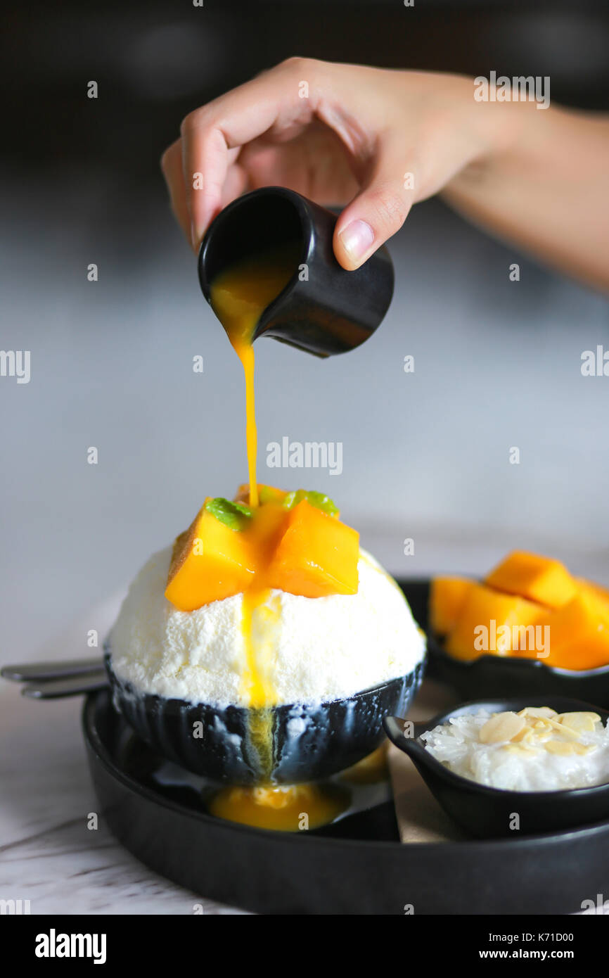 bingsu mango ice cream delight delicious Korean dessert Frozen Dessert ...
