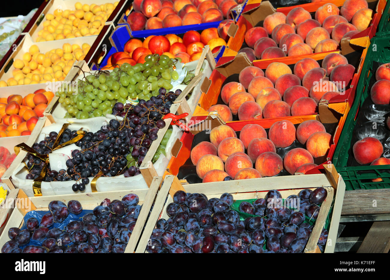 lots of fruit boxes for sale in the fruit and vegetable market Stock ...