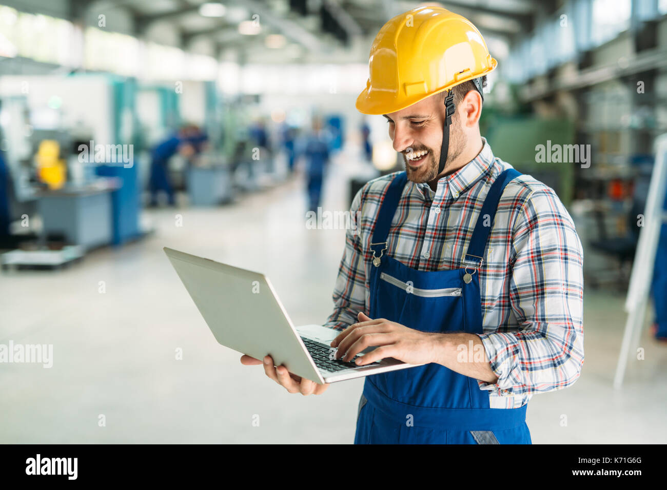 Copper scrap hi-res stock photography and images - Alamy