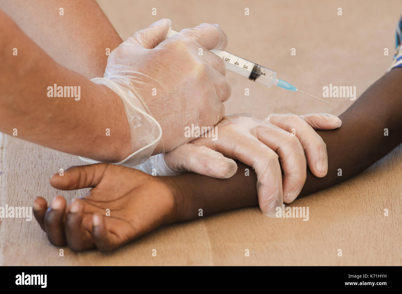 Doctor patient vaccination arm hi-res stock photography and images - Alamy
