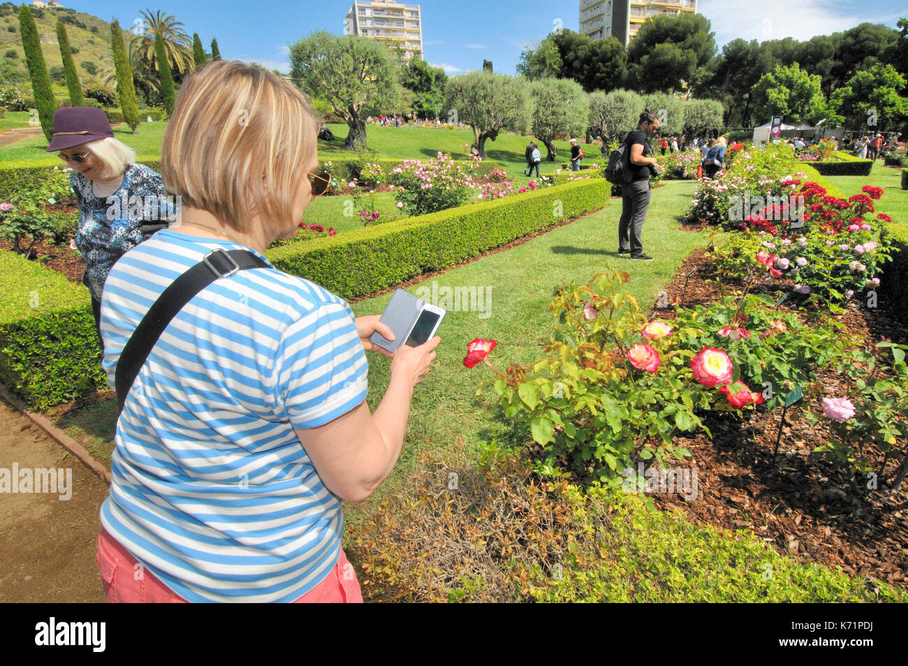 Roses contest. Cervantes Park, Parc de Cervantes, Diagonal avenue 708 ...