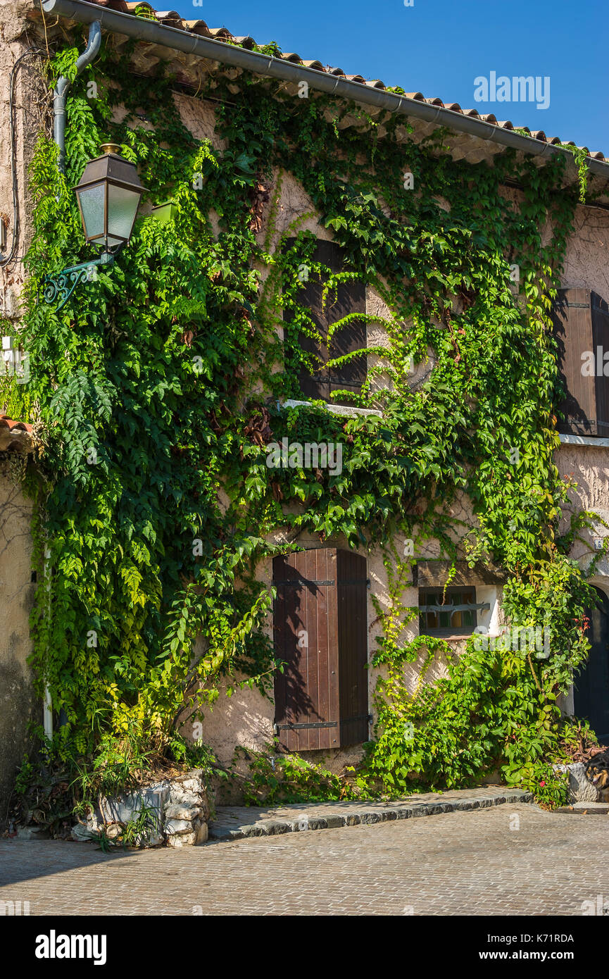 VILLAGE MEDIEVAL DU CASTELLET, VAR 83 FRANCE Stock Photo - Alamy