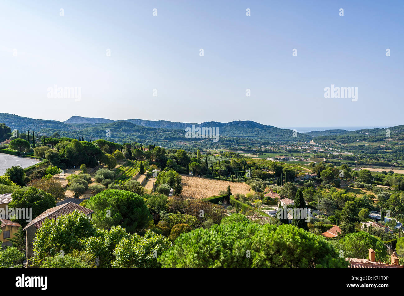 VILLAGE MEDIEVAL DU CASTELLET, VAR 83 FRANCE Stock Photo - Alamy