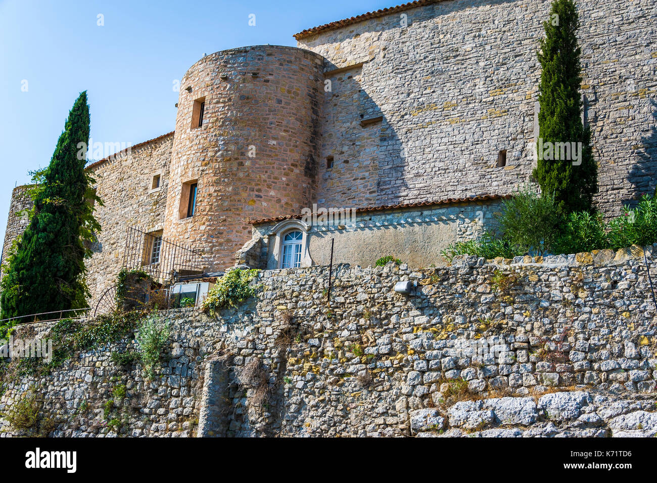 VILLAGE MEDIEVAL DU CASTELLET, VAR 83 FRANCE Stock Photo - Alamy