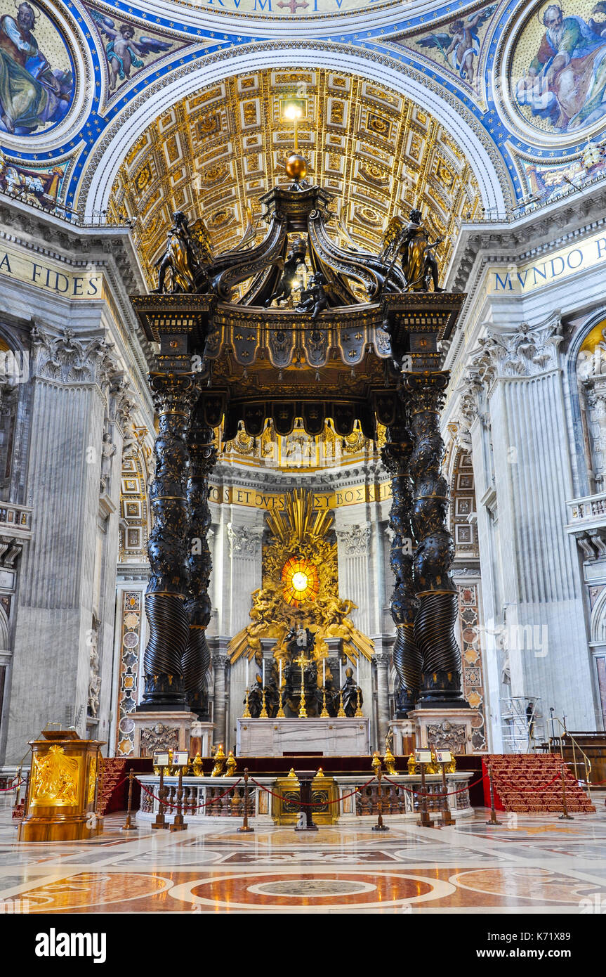 VATICAN - MARCH 16, 2016: The baroque Saint Peter's baldachin in the Saint Peter basilica of ...