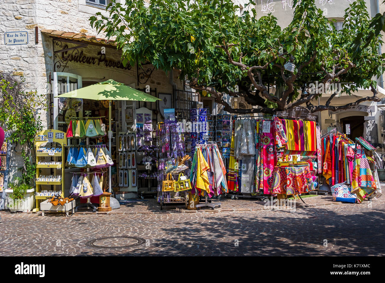 VILLAGE MEDIEVAL DU CASTELLET, VAR 83 FRANCE Stock Photo - Alamy