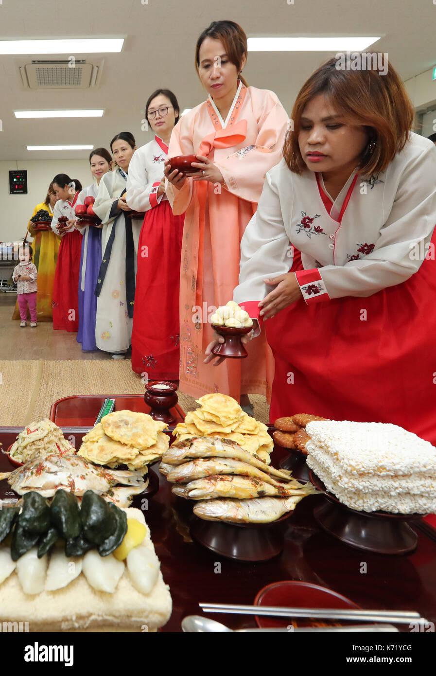 Learning rites of Chuseok Foreign wives living in South Korea learn how ...