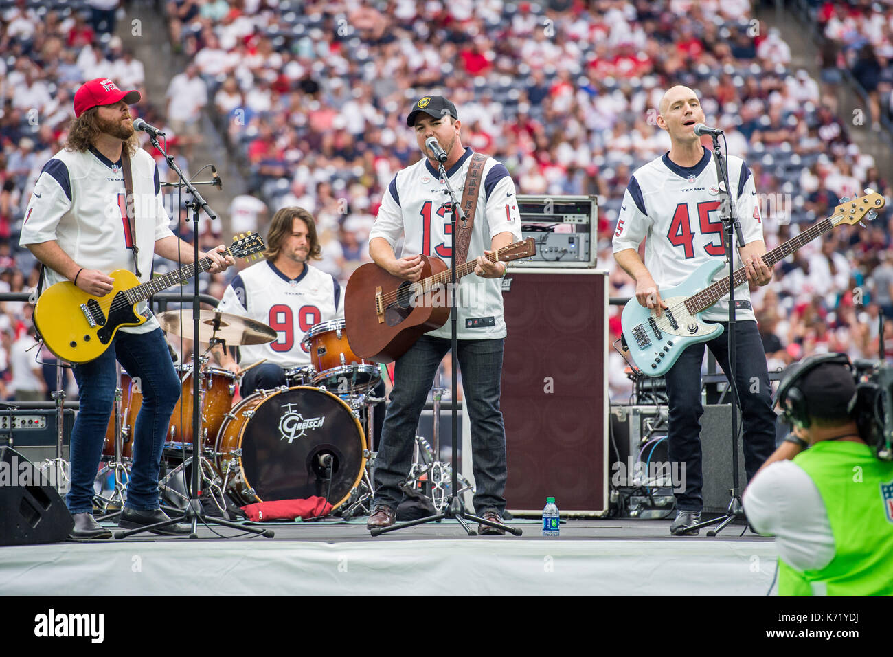 Football stadium, during halftime hi-res stock photography and images ...