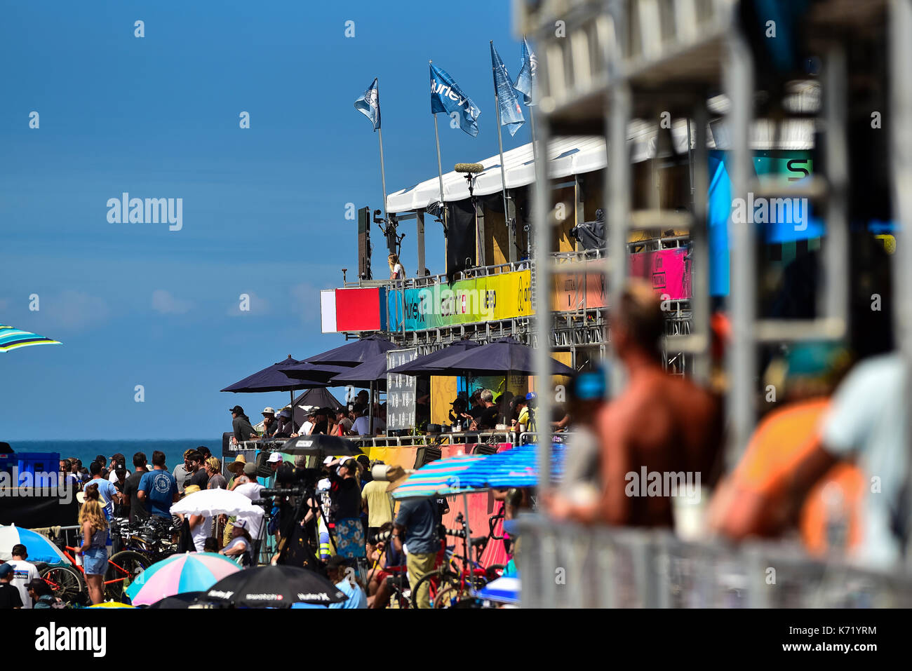 San Clemente, USA. 13 September, 2017. Spectators crowd the thin ...