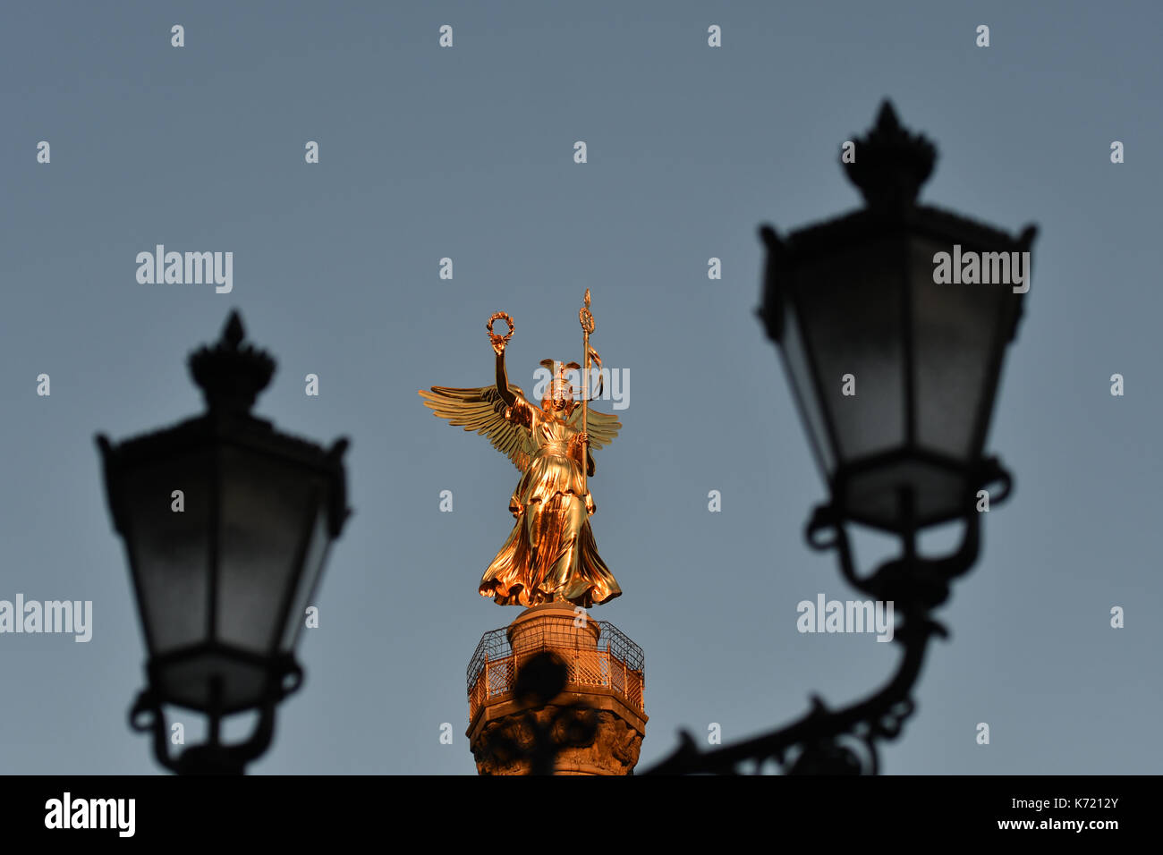 Berlin, Germany. 13th Sep, 2017. The statue of the goddess Victoria on ...