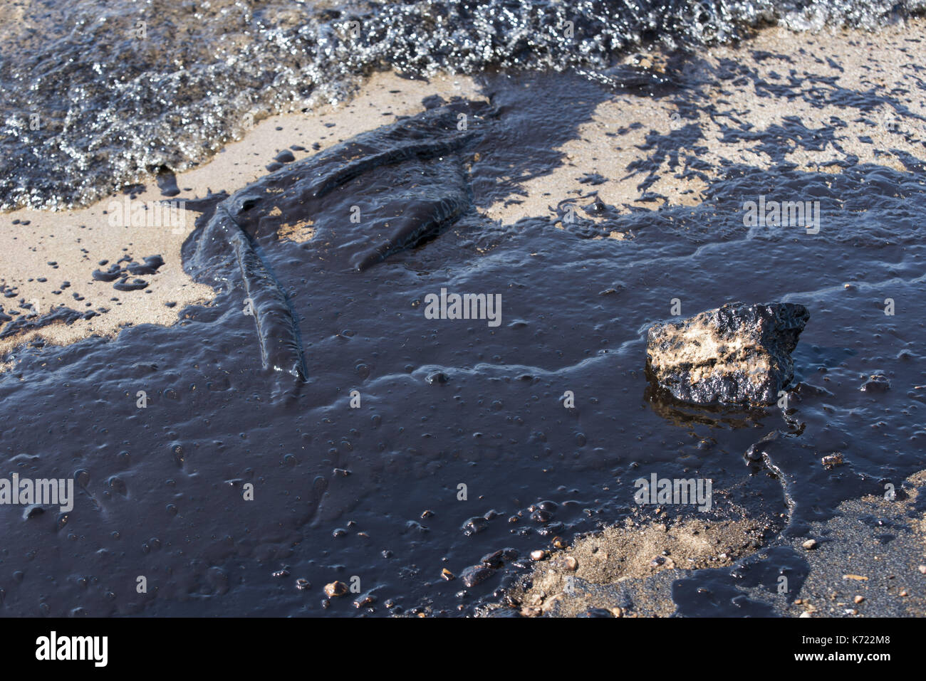 Oil polluted beaches hi-res stock photography and images - Alamy