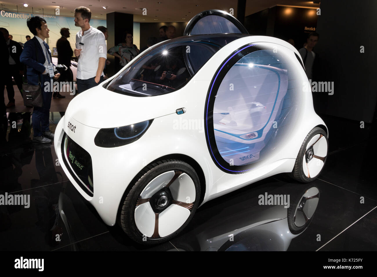 Smart car small mercedes High Resolution Stock Photography and Images ...