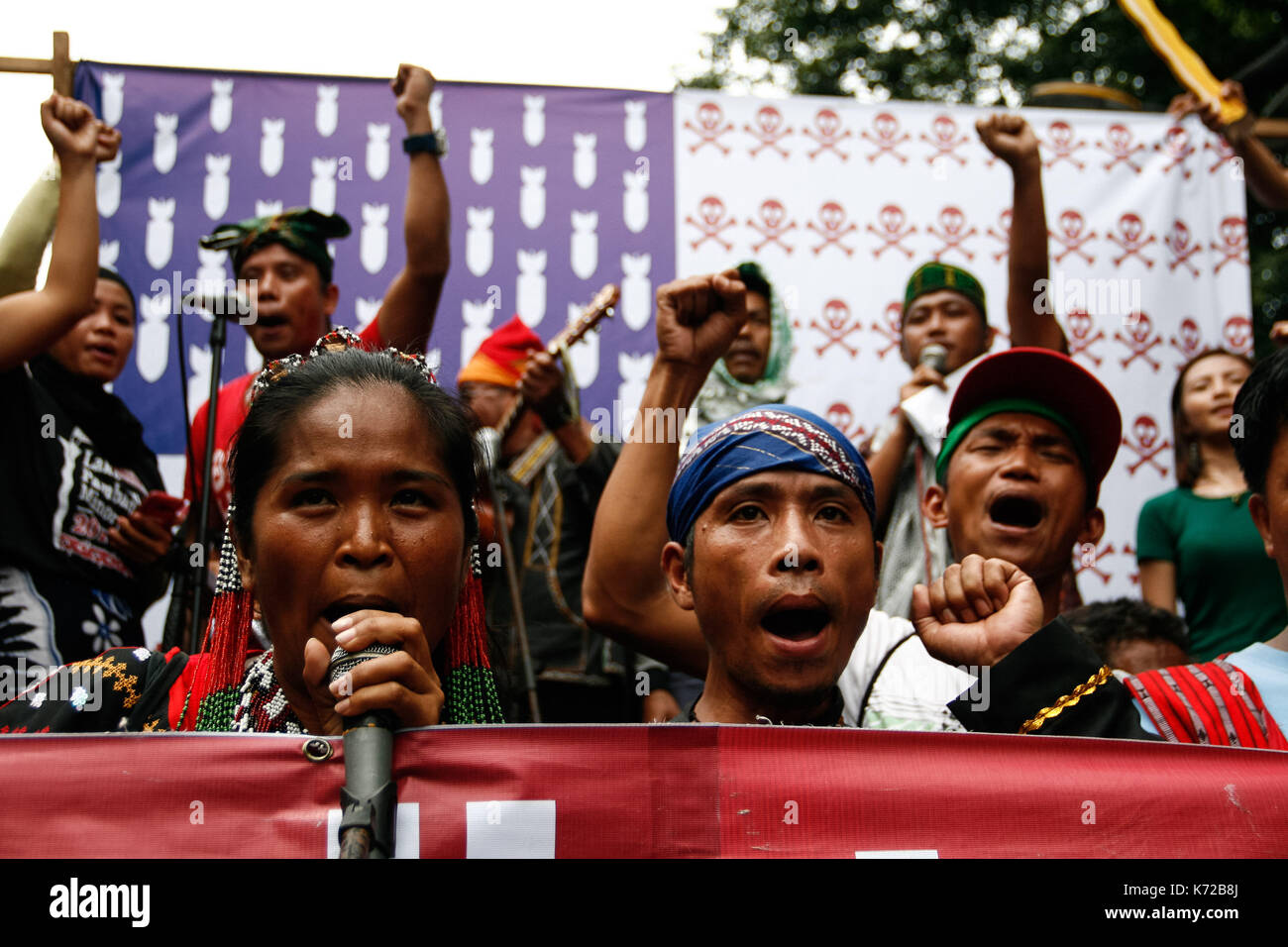 Manila, Philippines. 15th Sep, 2017. Protesters chant slogans as they ...