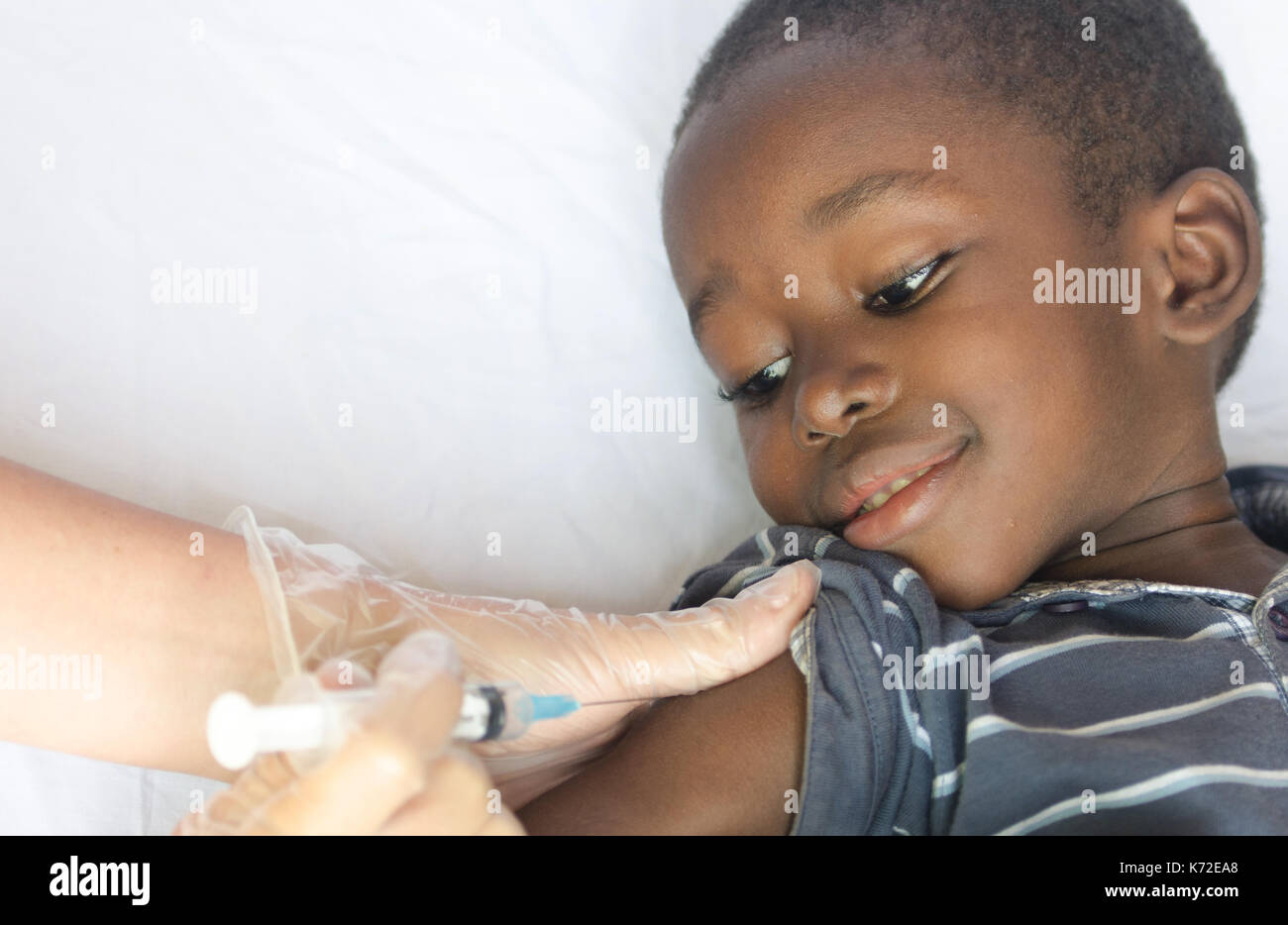African child injection hi-res stock photography and images - Alamy