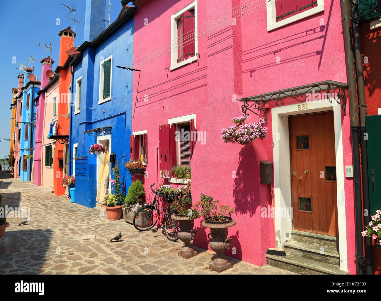 Colorful houses hi-res stock photography and images - Alamy