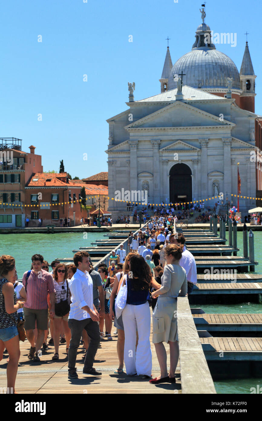Pontoon bridge over the giudecca canal hi-res stock photography and ...