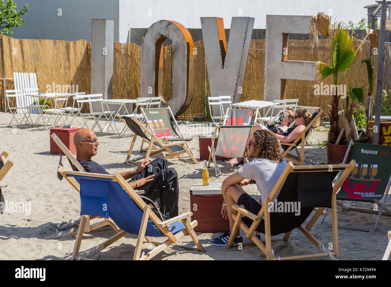Charlies beach at checkpoint charlie hi-res stock photography and ...