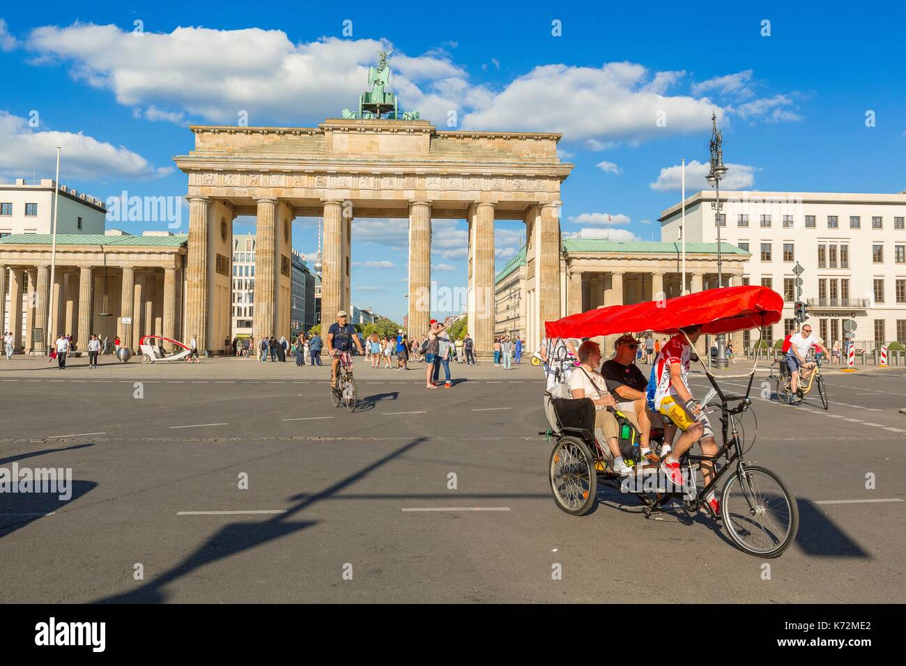 Germany, Berlin, East Berlin, Mitte district, Brandenburg Gate Stock ...