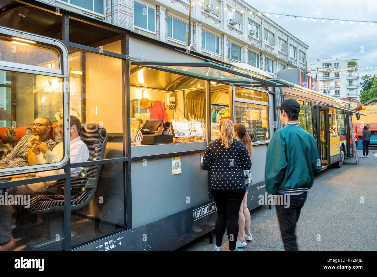 Paris ground control warehouse High Resolution Stock Photography and ...