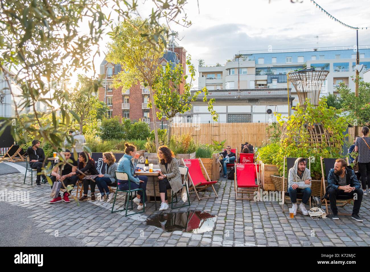 Paris ground control warehouse High Resolution Stock Photography and ...