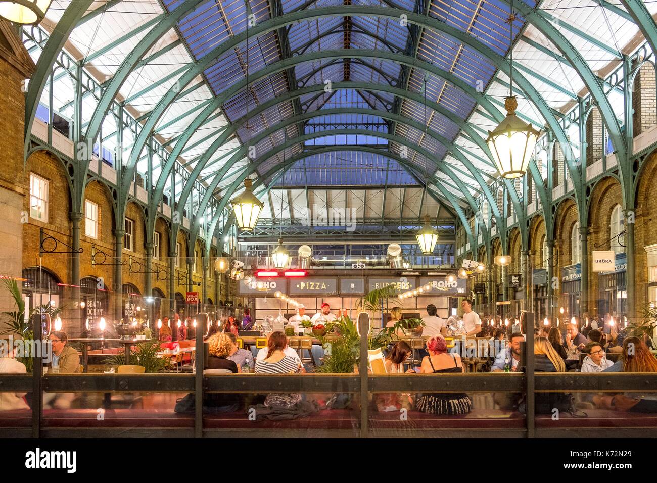 United Kingdom, London, Covent market piazza Stock Photo - Alamy
