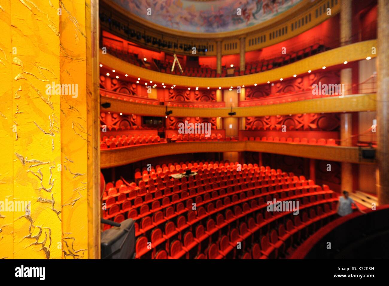 Reims opera house hi-res stock photography and images - Alamy