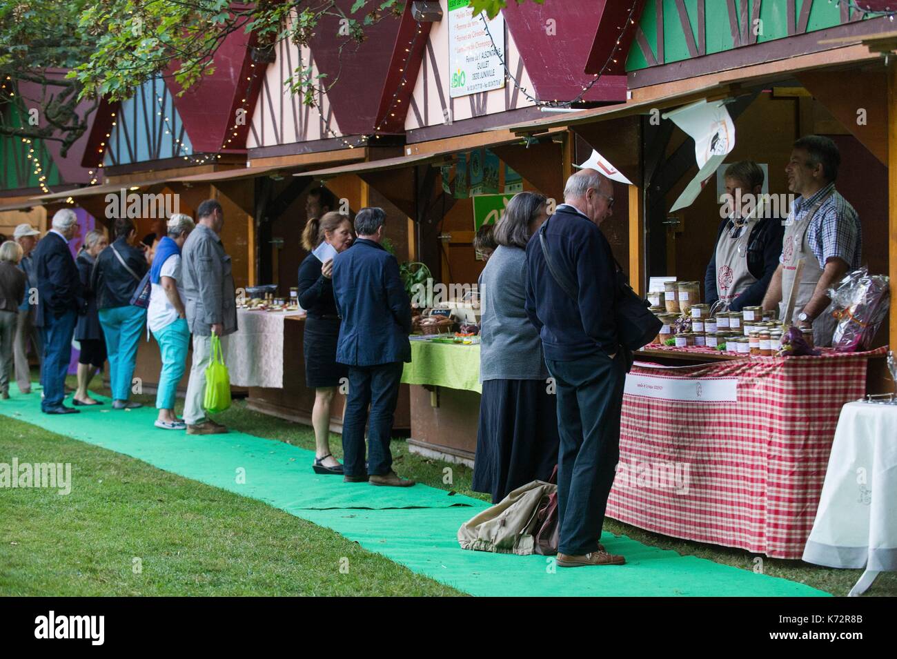 Reims food market hi-res stock photography and images - Alamy