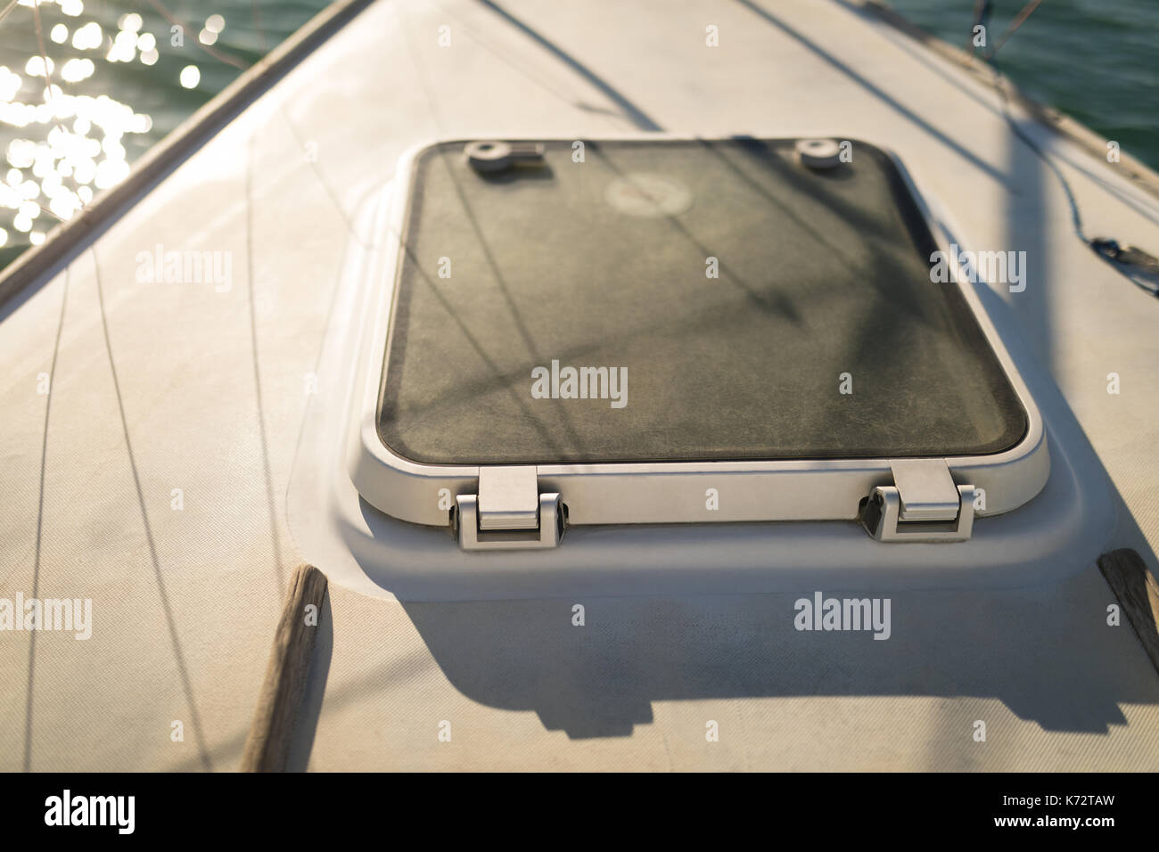 Yacht and sunny sky hi-res stock photography and images - Alamy