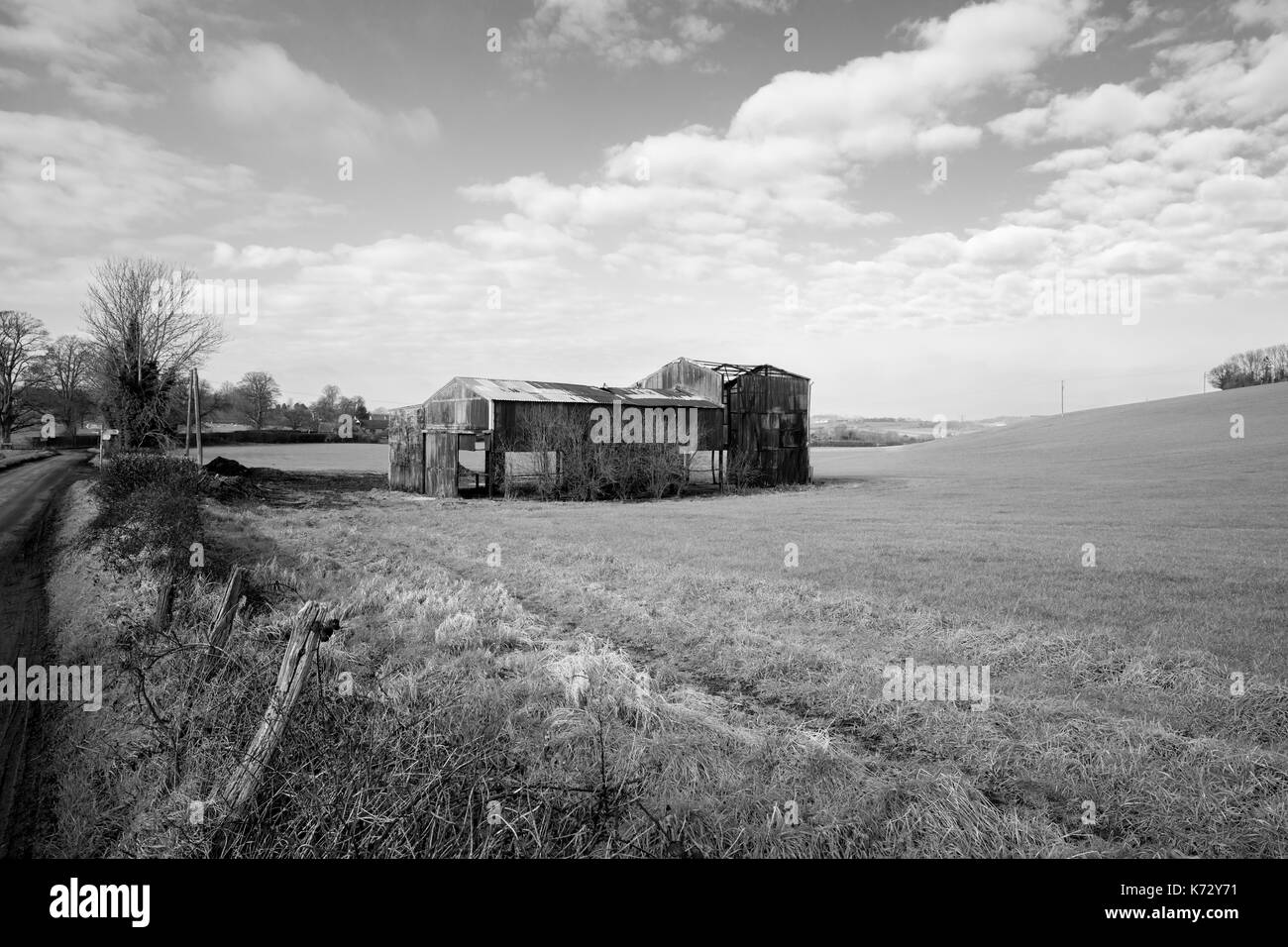 Derelict barn kent hi-res stock photography and images - Alamy