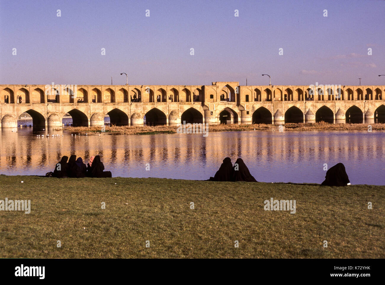 The historic Khaju Bridge on the Kawthar river in Isfahan Stock Photo ...