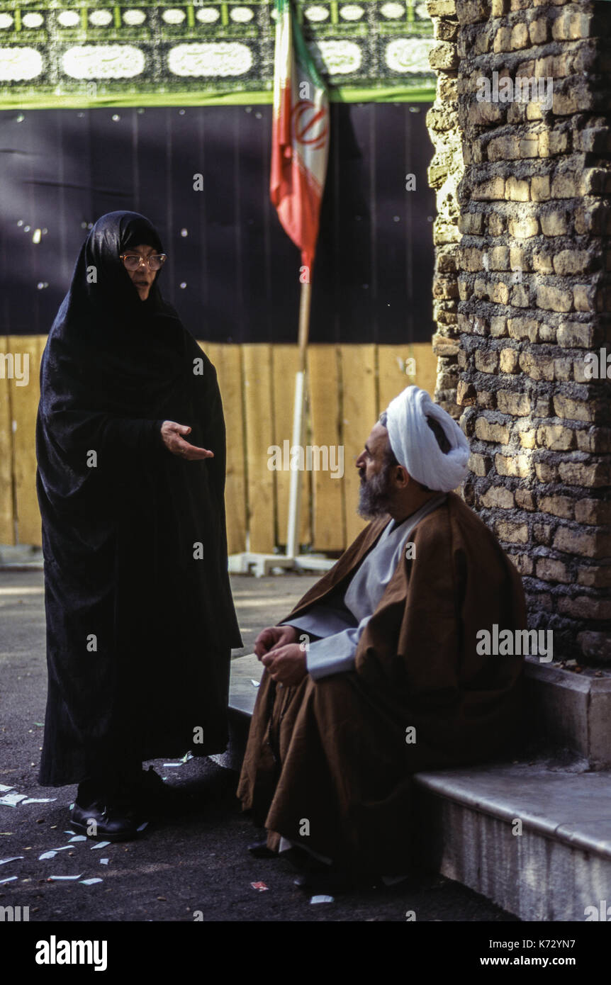 Street life in tehran hi-res stock photography and images - Alamy