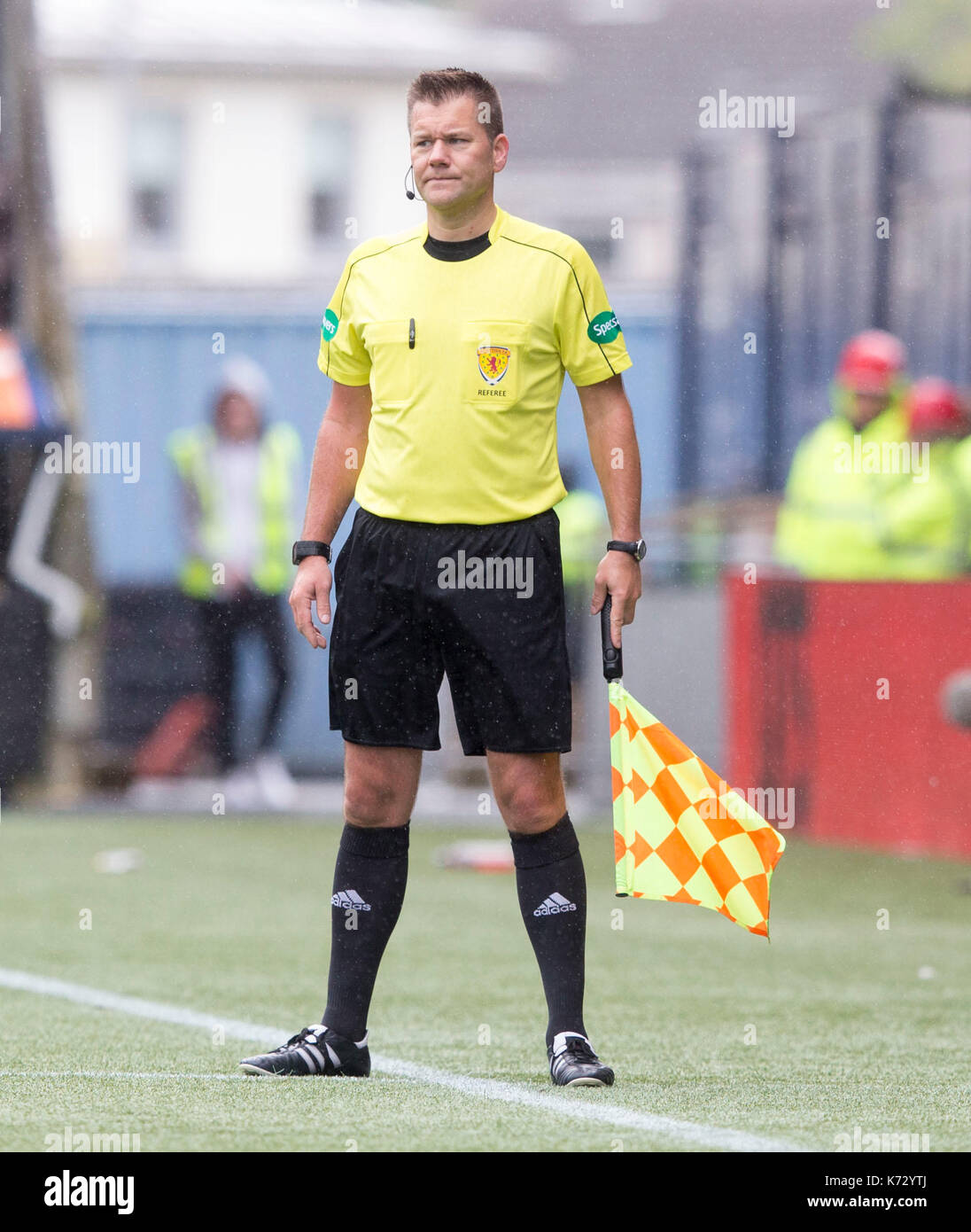 Assistant referee alasdair ross hi-res stock photography and images - Alamy
