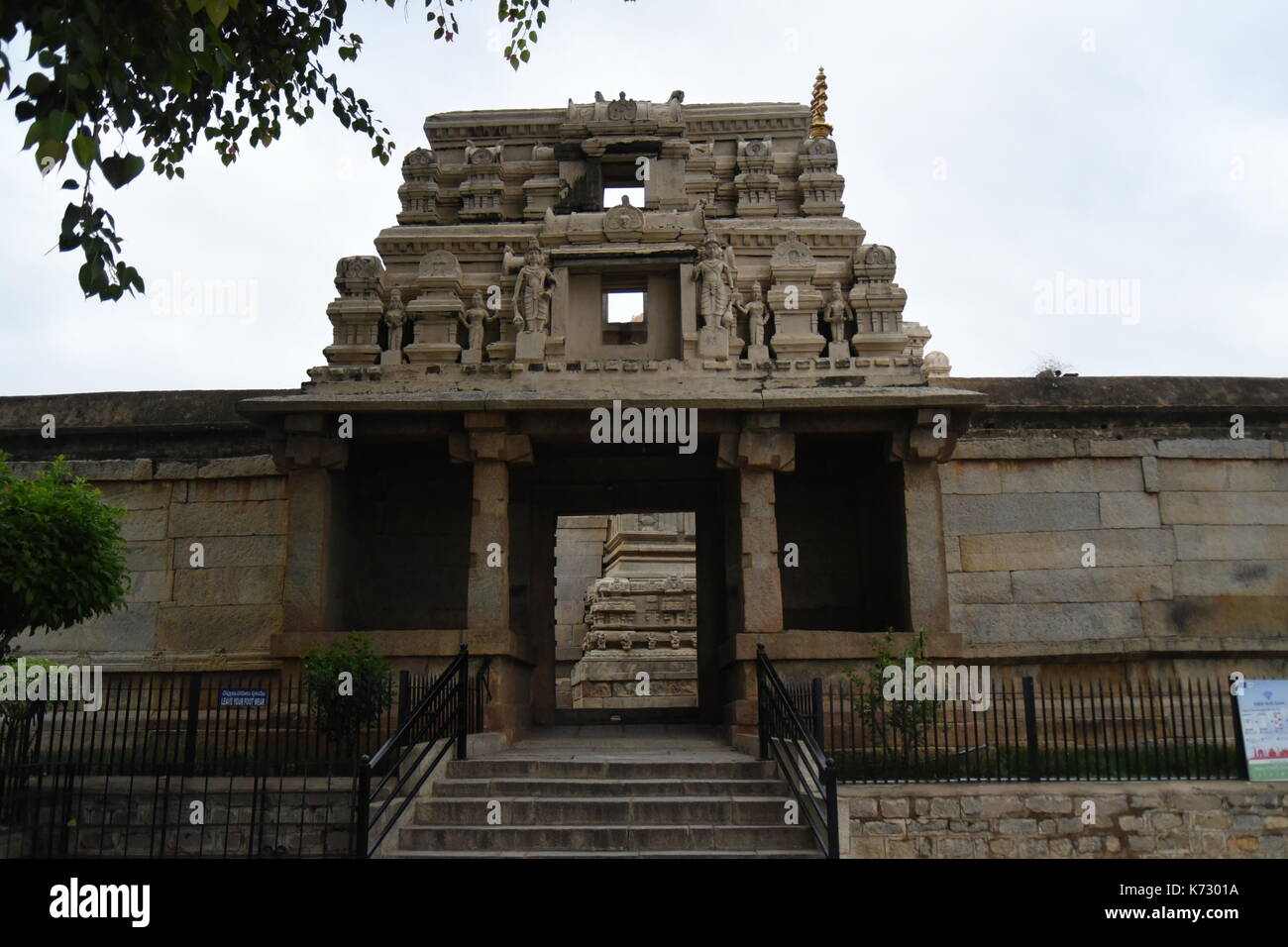 Veerabhadra Temple, Lepakshi India Stock Photo - Alamy