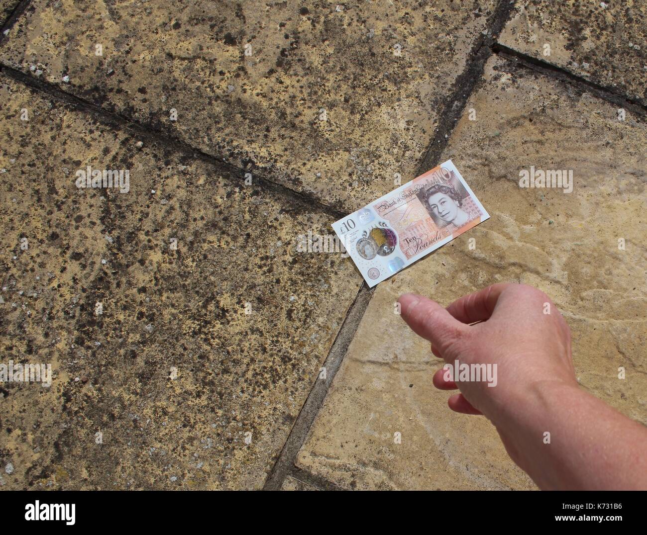 Ten pound note and find hi-res stock photography and images - Alamy